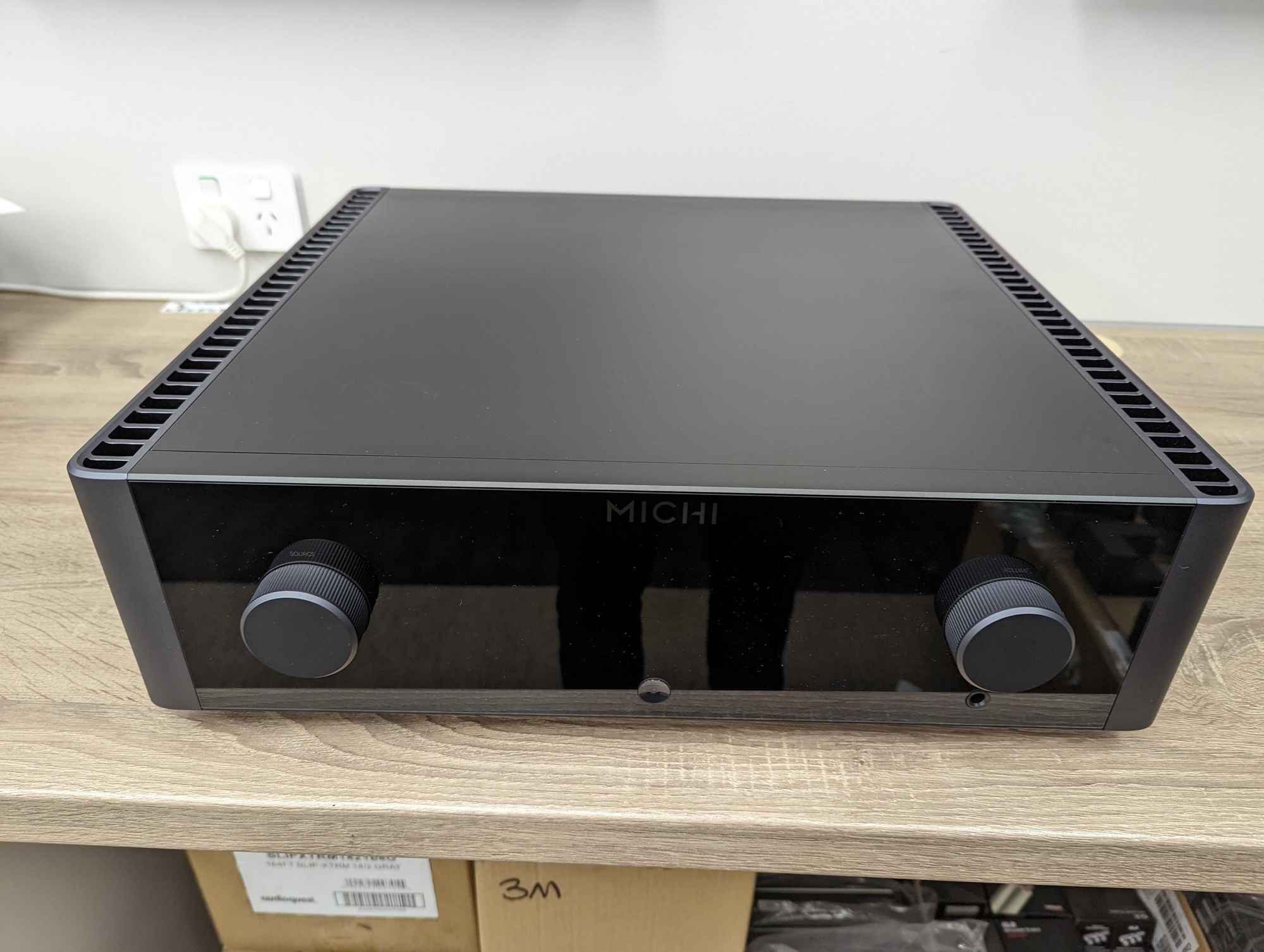 Michi X3 Stereo Integrated Amplifier - Commercial Classifieds - StereoNET